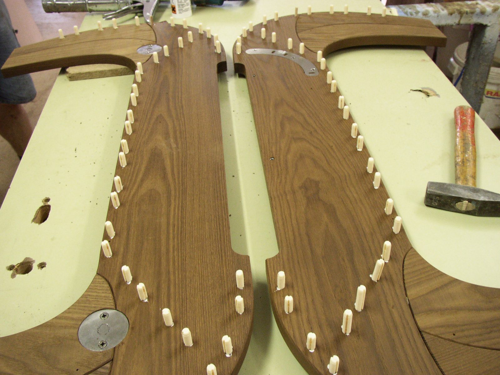 KNAPP® DOWEL selftightening plastic dowel - Knapp Connectors